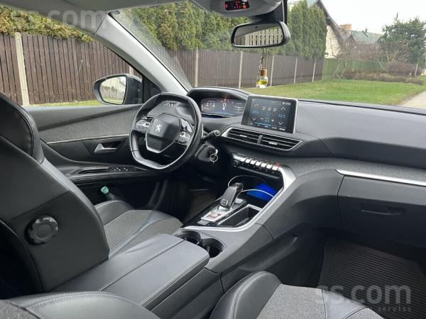 Brown Peugeot 5008 2018 in Riga, with an engine capacity of 1.60 L and mileage of 116 thousand km for 14300 €, photo 10 on AUTOMOTO.COM.LV
