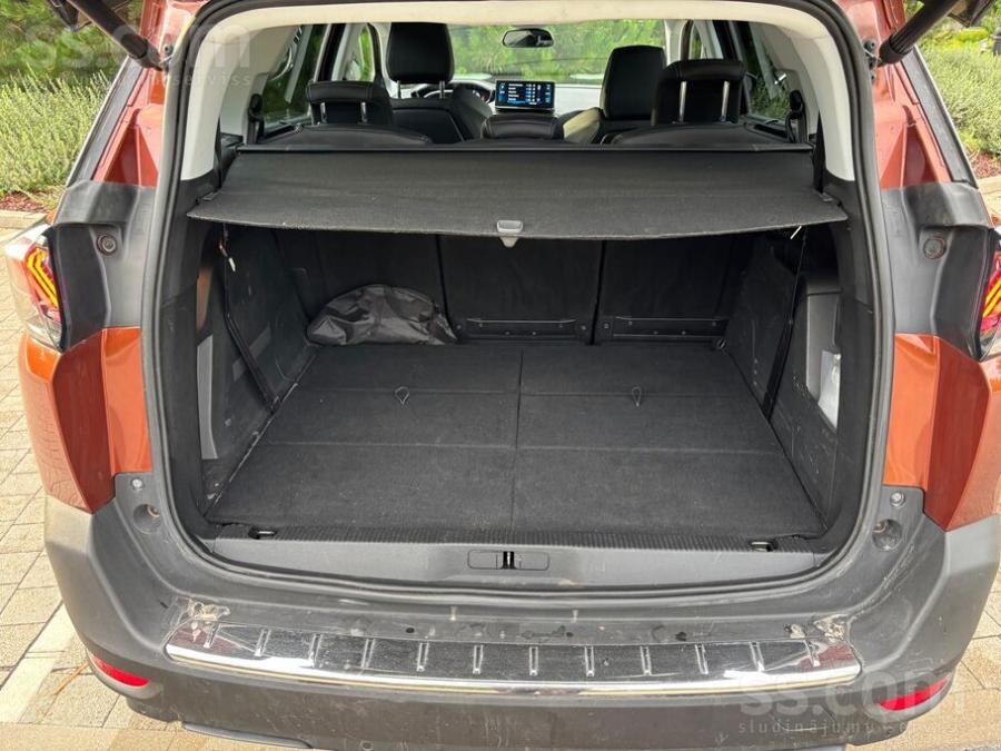 Brown Peugeot 5008 2021 in Jurmala, with an engine capacity of 1.50 L and mileage of 135 thousand km for 16700 €, photo 10 on AUTOMOTO.COM.LV