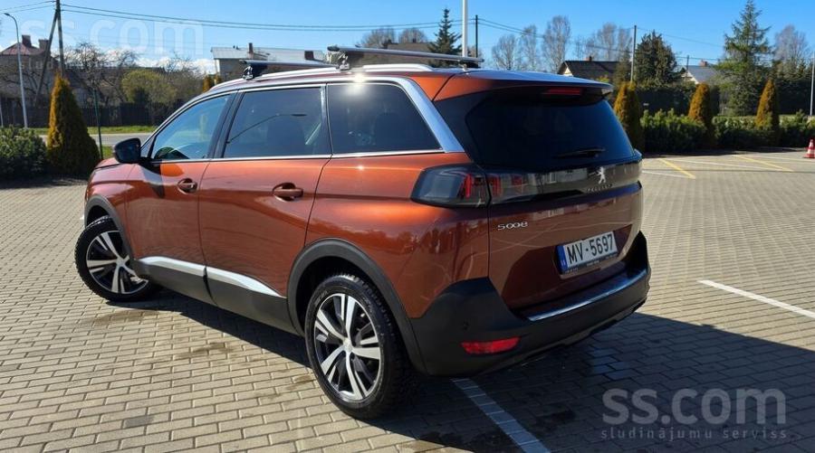 Brown Peugeot 5008 2021 in Riga, with an engine capacity of 1.50 L and mileage of 120 thousand km for 18800 €, photo 7 on AUTOMOTO.COM.LV