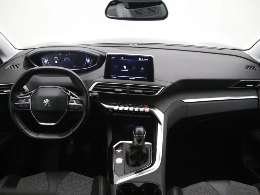 Peugeot 5008 2017 in Vilnius, with an engine capacity of 1.20 L and mileage of 143 thousand km for 11999 €, photo 3 on AUTOMOTO.COM.LV