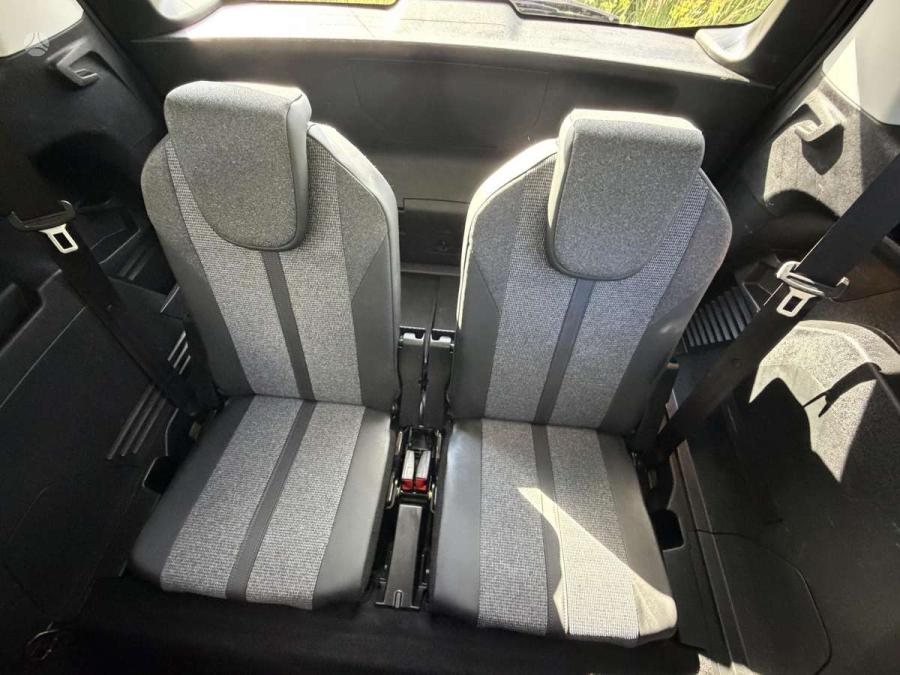 Peugeot 5008 2020 in Siauliai, with an engine capacity of 1.50 L and mileage of 180 thousand km for 14400 €, photo 38 on AUTOMOTO.COM.LV