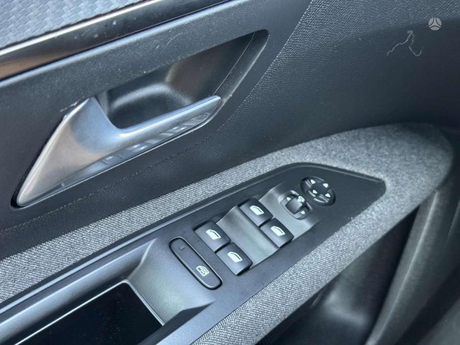 Peugeot 5008 2021 Kauņa, ar dzinēja tilpumu 1.50 L un nobraukumu 177 tūkst. km par 17850 €, foto 33 vietnē AUTOMOTO.COM.LV