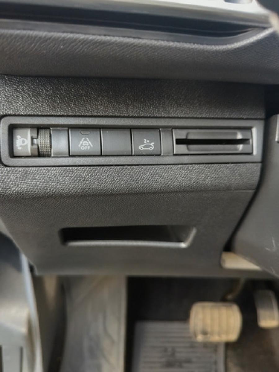 Peugeot 5008 2023 Jehvi, ar dzinēja tilpumu 1.50 L un nobraukumu 92 tūkst. km par 24999 €, foto 7 vietnē AUTOMOTO.COM.LV