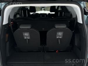 Zaļš Peugeot 5008 2018 Jelgava, ar dzinēja tilpumu 1.20 L un nobraukumu 143 tūkst. km par 11990 €, foto 8 vietnē AUTOMOTO.COM.LV
