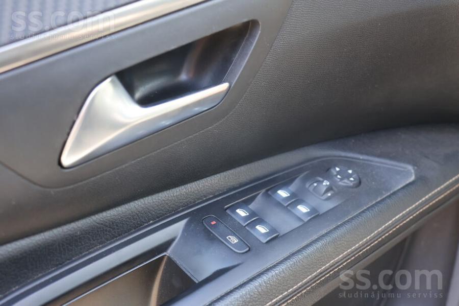 Zaļš Peugeot 5008 2018 Rīga, ar dzinēja tilpumu 1.20 L un nobraukumu 219 tūkst. km par 10100 €, foto 16 vietnē AUTOMOTO.COM.LV