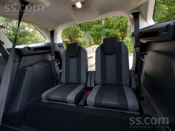 Zaļš Peugeot 5008 2018 Rēzekne, ar dzinēja tilpumu 1.50 L un nobraukumu 77 tūkst. km par 11800 €, foto 10 vietnē AUTOMOTO.COM.LV