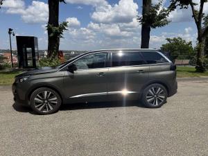 Zaļš Peugeot 5008 2018 Kauņa, ar dzinēja tilpumu 1.20 L un nobraukumu 293 tūkst. km par 8500 €, foto  vietnē AUTOMOTO.COM.LV