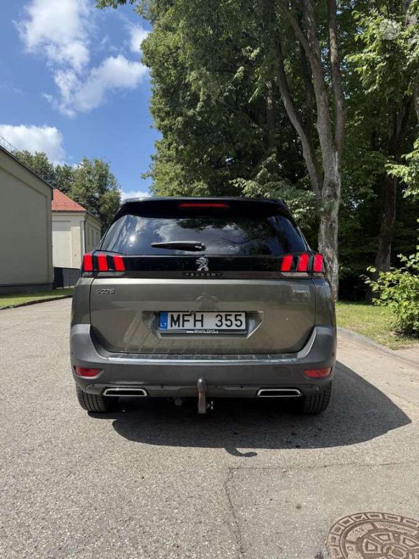 Green Peugeot 5008 2018 in Kaunas, with an engine capacity of 1.20 L and mileage of 293 thousand km for 8500 €, photo 4 on AUTOMOTO.COM.LV