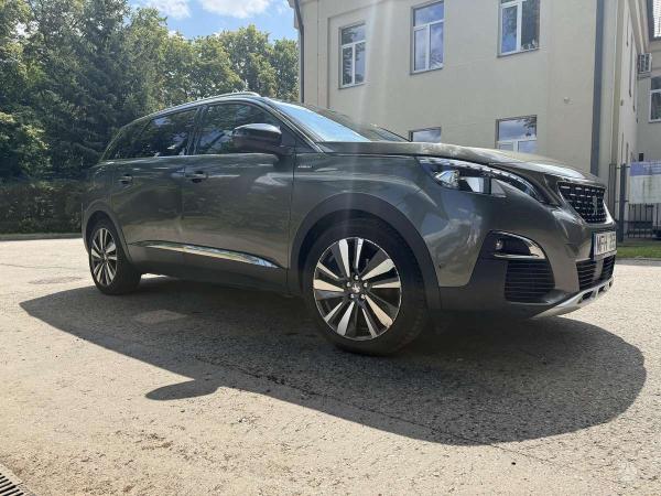 Green Peugeot 5008 2018 in Kaunas, with an engine capacity of 1.20 L and mileage of 293 thousand km for 8500 €, photo 6 on AUTOMOTO.COM.LV
