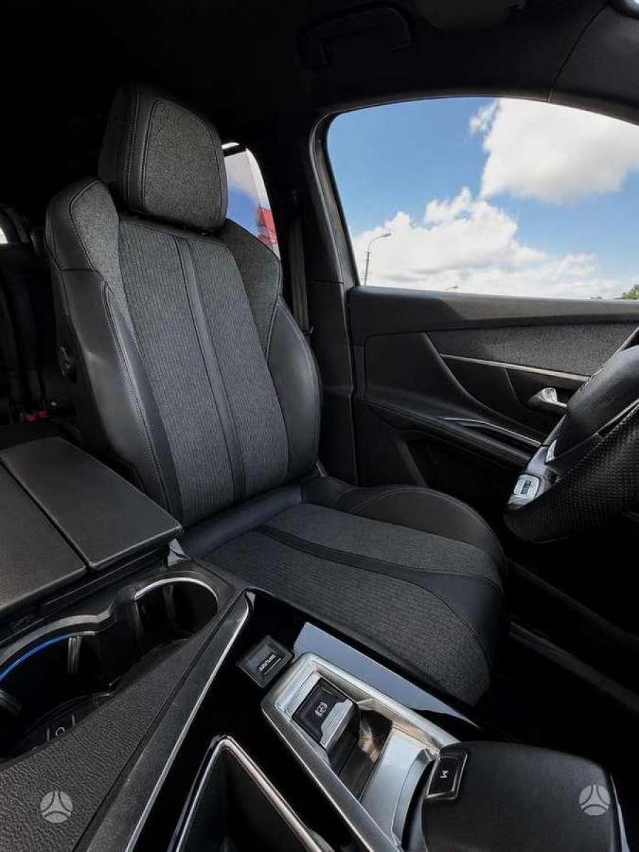 Green Peugeot 5008 2018 in Siauliai, with an engine capacity of 2.00 L and mileage of 281 thousand km for 15499 €, photo 31 on AUTOMOTO.COM.LV