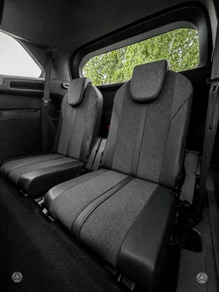 Green Peugeot 5008 2018 in Siauliai, with an engine capacity of 2.00 L and mileage of 281 thousand km for 15499 €, photo 35 on AUTOMOTO.COM.LV
