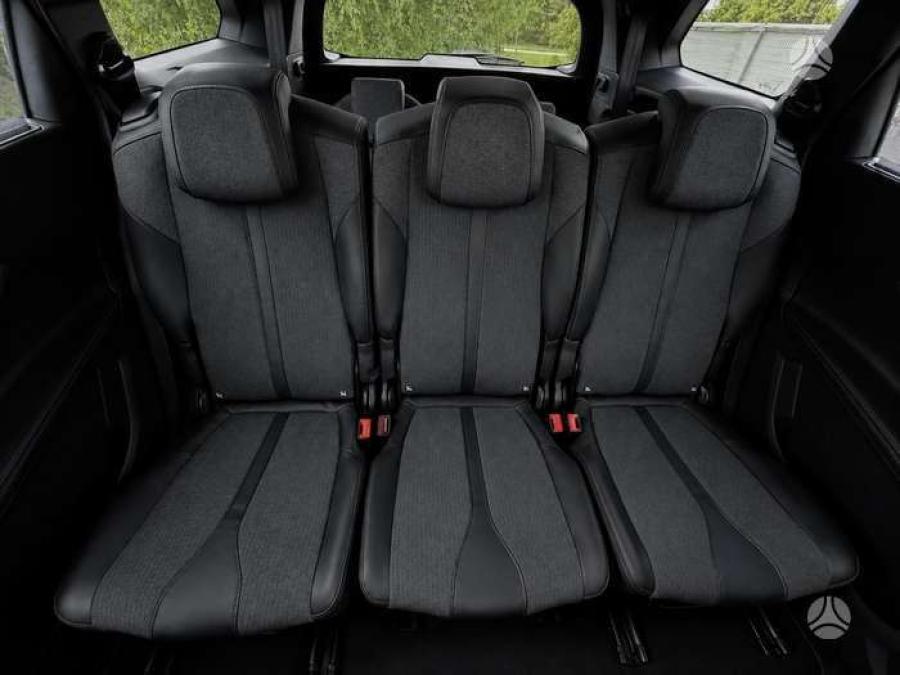 Green Peugeot 5008 2018 in Siauliai, with an engine capacity of 2.00 L and mileage of 281 thousand km for 15499 €, photo 36 on AUTOMOTO.COM.LV