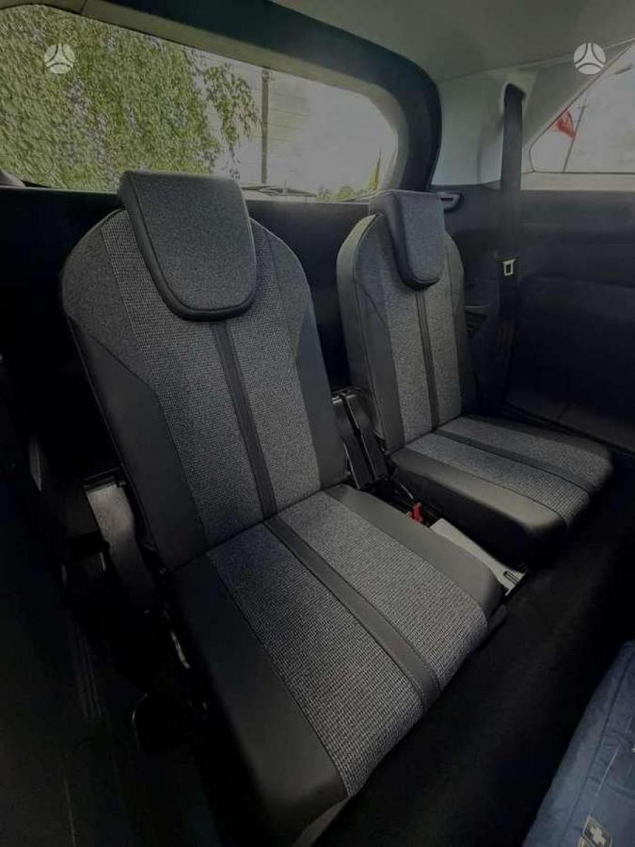 Green Peugeot 5008 2018 in Siauliai, with an engine capacity of 1.50 L and mileage of 195 thousand km for 14400 €, photo 33 on AUTOMOTO.COM.LV