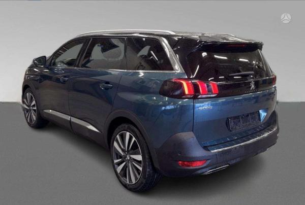 Green Peugeot 5008 2018 in Jurbarkas, with an engine capacity of 1.50 L and mileage of 215 thousand km for 11000 €, photo 5 on AUTOMOTO.COM.LV