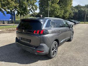 Green Peugeot 5008 2018 in Taurage, with an engine capacity of 1.20 L and mileage of 145 thousand km for 8300 €, photo 5 on AUTOMOTO.COM.LV