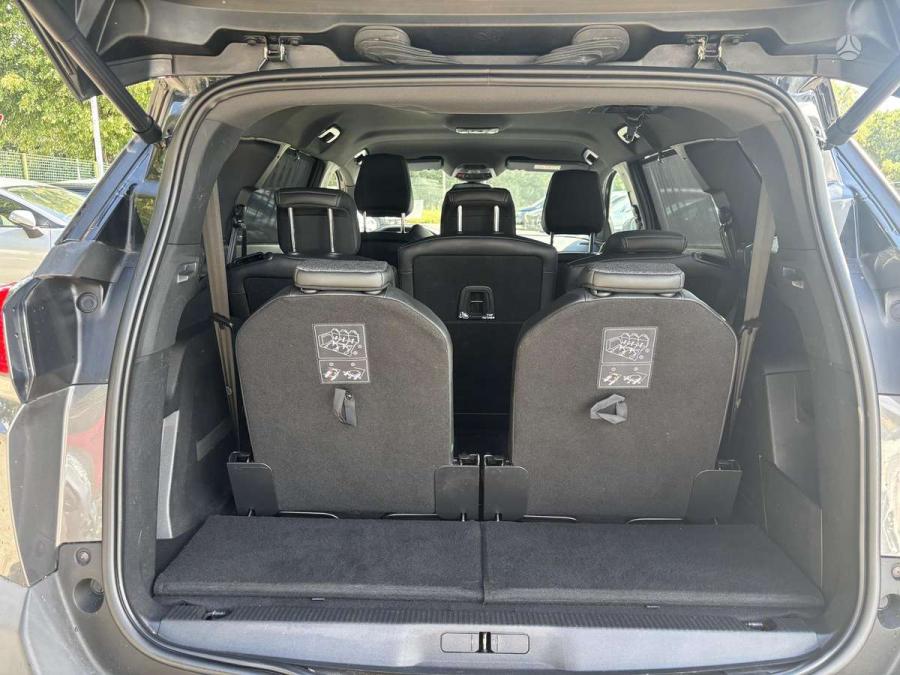Green Peugeot 5008 2018 in Taurage, with an engine capacity of 1.20 L and mileage of 145 thousand km for 8300 €, photo 7 on AUTOMOTO.COM.LV