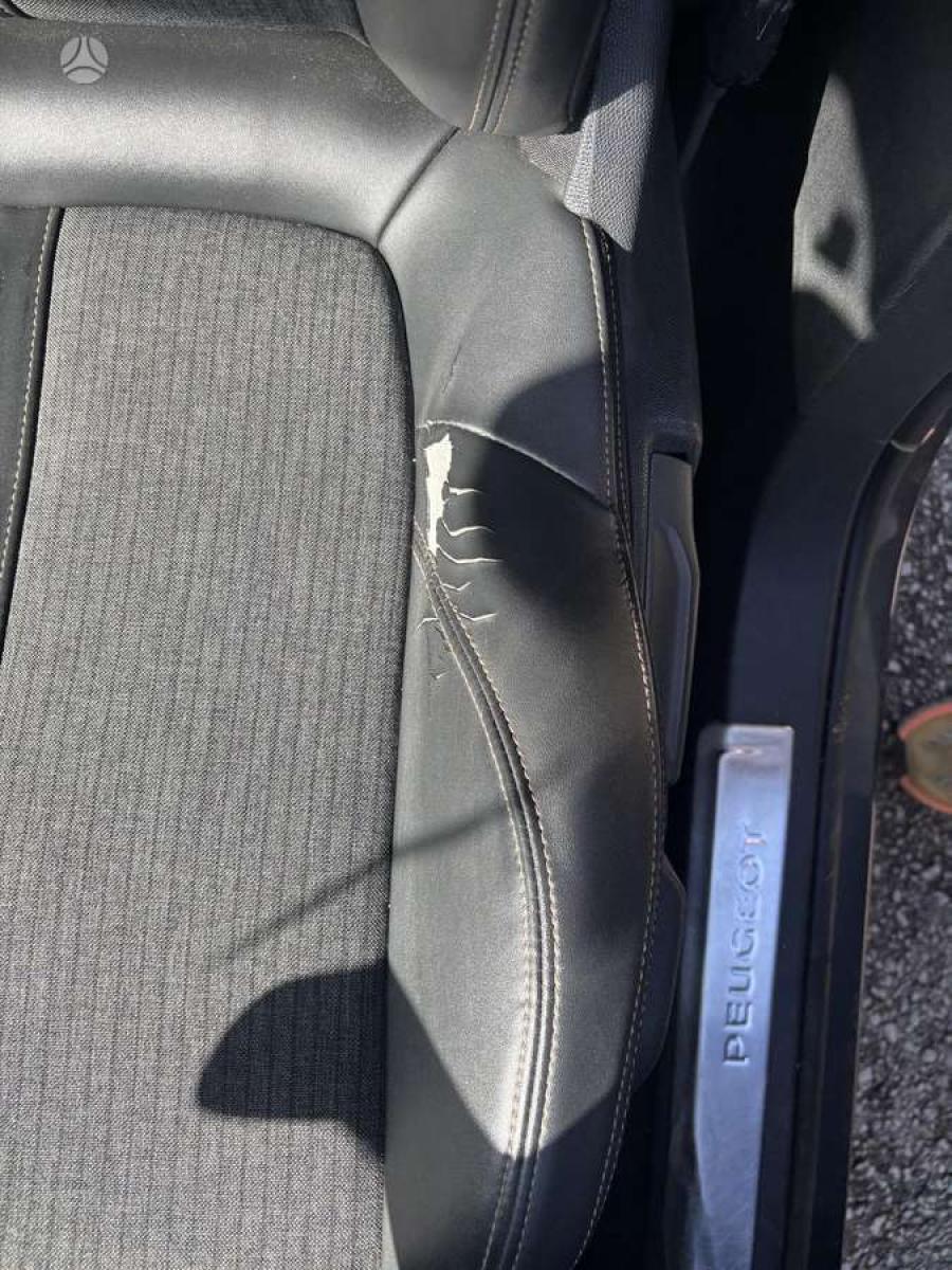 Green Peugeot 5008 2018 in Taurage, with an engine capacity of 1.20 L and mileage of 145 thousand km for 8300 €, photo 11 on AUTOMOTO.COM.LV
