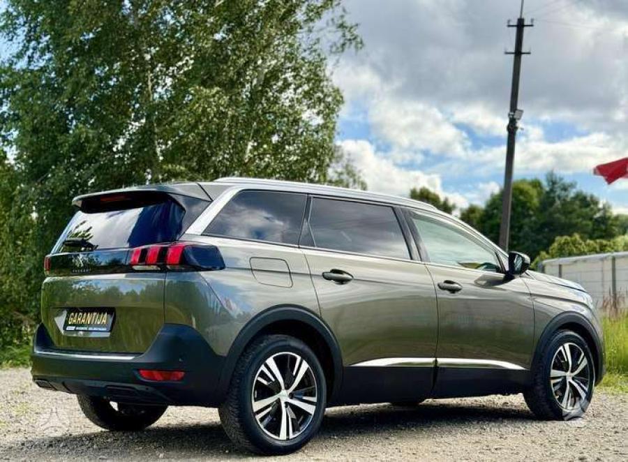 Green Peugeot 5008 2018 in Siauliai, with an engine capacity of 1.50 L and mileage of 195 thousand km for 14400 €, photo 5 on AUTOMOTO.COM.LV