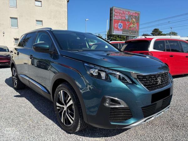 Green Peugeot 5008 2019 in Kaunas, with an engine capacity of 1.20 L and mileage of 88 thousand km for 22987 €, photo 1 on AUTOMOTO.COM.LV