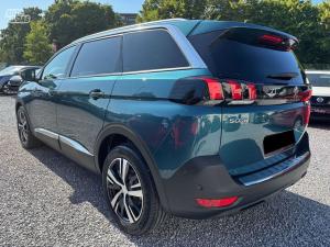 Green Peugeot 5008 2019 in Kaunas, with an engine capacity of 1.20 L and mileage of 88 thousand km for 22987 €, photo 3 on AUTOMOTO.COM.LV