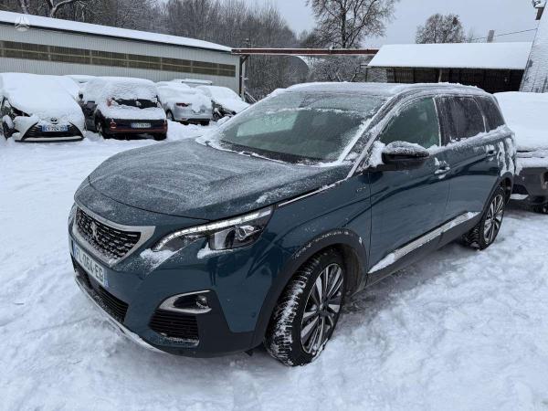 Green Peugeot 5008 2019 in Kaunas, with an engine capacity of 2.00 L and mileage of 334 thousand km for 13600 €, photo 1 on AUTOMOTO.COM.LV