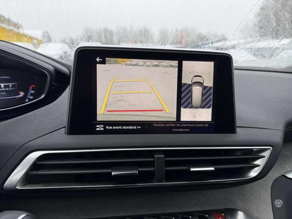 Green Peugeot 5008 2019 in Kaunas, with an engine capacity of 2.00 L and mileage of 334 thousand km for 13600 €, photo 8 on AUTOMOTO.COM.LV