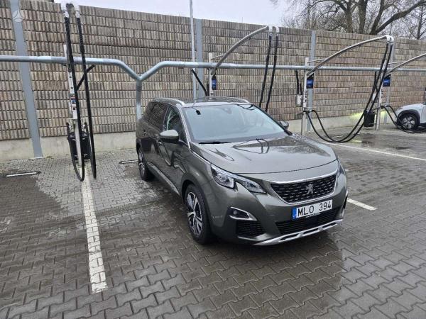 Green Peugeot 5008 2019 in Klaipeda, with an engine capacity of 2.00 L and mileage of 249 thousand km for 12700 €, photo 1 on AUTOMOTO.COM.LV