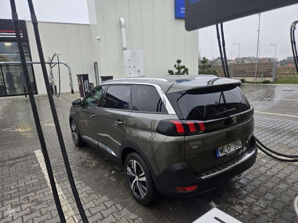 Green Peugeot 5008 2019 in Klaipeda, with an engine capacity of 2.00 L and mileage of 249 thousand km for 12700 €, photo 2 on AUTOMOTO.COM.LV