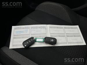 Green Peugeot 5008 2019 in Jelgava, with an engine capacity of 1.20 L and mileage of 179 thousand km for 11990 €, photo 26 on AUTOMOTO.COM.LV