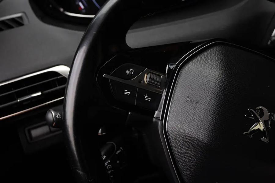 Zaļš Peugeot 5008 2019 Jelgava, ar dzinēja tilpumu 1.20 L un nobraukumu 125 tūkst. km par 12500 €, foto 21 vietnē AUTOMOTO.COM.LV