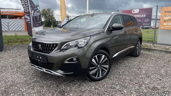 Green Peugeot 5008 2020 in Marijampole, with an engine capacity of 1.50 L and mileage of 211 thousand km for 12990 €, photo 1 on AUTOMOTO.COM.LV