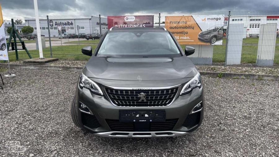 Green Peugeot 5008 2020 in Marijampole, with an engine capacity of 1.50 L and mileage of 211 thousand km for 12990 €, photo 3 on AUTOMOTO.COM.LV