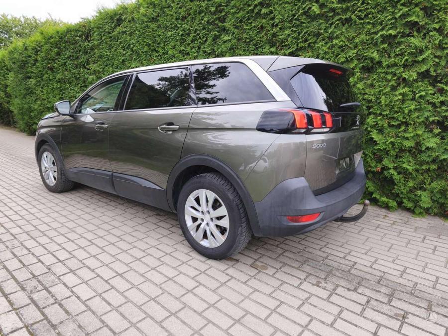 Green Peugeot 5008 2021 in Kalvarija, with an engine capacity of 1.20 L and mileage of 140 thousand km for 11798 €, photo 4 on AUTOMOTO.COM.LV
