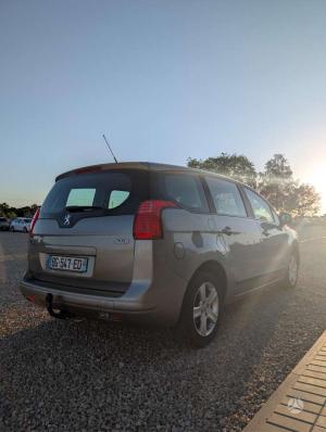 Green Peugeot 5008 2011 in Taurage, with an engine capacity of 1.60 L and mileage of 250 thousand km for 3200 €, photo 5 on AUTOMOTO.COM.LV