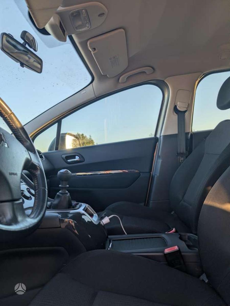 Green Peugeot 5008 2011 in Taurage, with an engine capacity of 1.60 L and mileage of 250 thousand km for 3200 €, photo 13 on AUTOMOTO.COM.LV