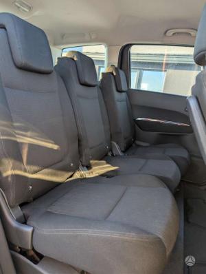 Green Peugeot 5008 2011 in Taurage, with an engine capacity of 1.60 L and mileage of 250 thousand km for 3200 €, photo 16 on AUTOMOTO.COM.LV
