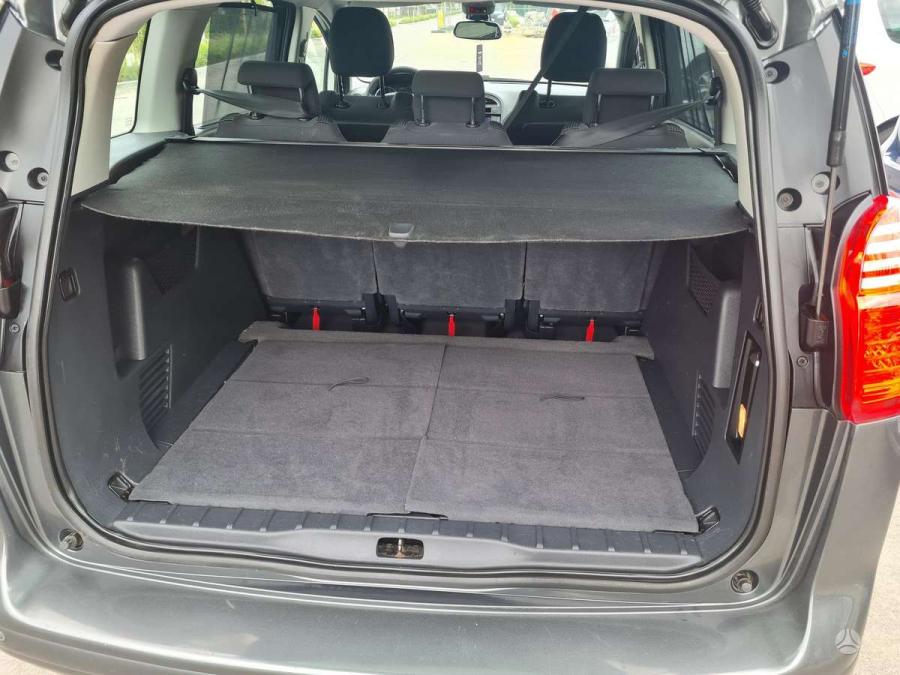 Green Peugeot 5008 2012 in Taurage, with an engine capacity of 1.60 L and mileage of 203 thousand km for 3350 €, photo 7 on AUTOMOTO.COM.LV