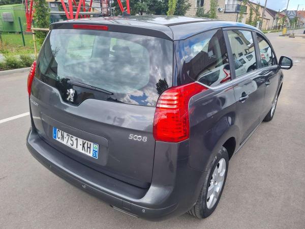 Green Peugeot 5008 2012 in Taurage, with an engine capacity of 1.60 L and mileage of 203 thousand km for 3350 €, photo 9 on AUTOMOTO.COM.LV