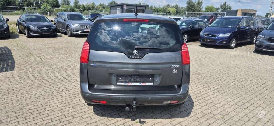 Zaļš Peugeot 5008 2015 Marijampole, ar dzinēja tilpumu 1.56 L un nobraukumu 177 tūkst. km par 5300 €, foto 8 vietnē AUTOMOTO.COM.LV