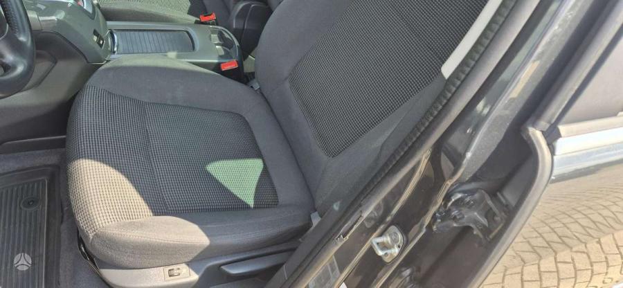 Zaļš Peugeot 5008 2015 Marijampole, ar dzinēja tilpumu 1.56 L un nobraukumu 177 tūkst. km par 5300 €, foto 12 vietnē AUTOMOTO.COM.LV