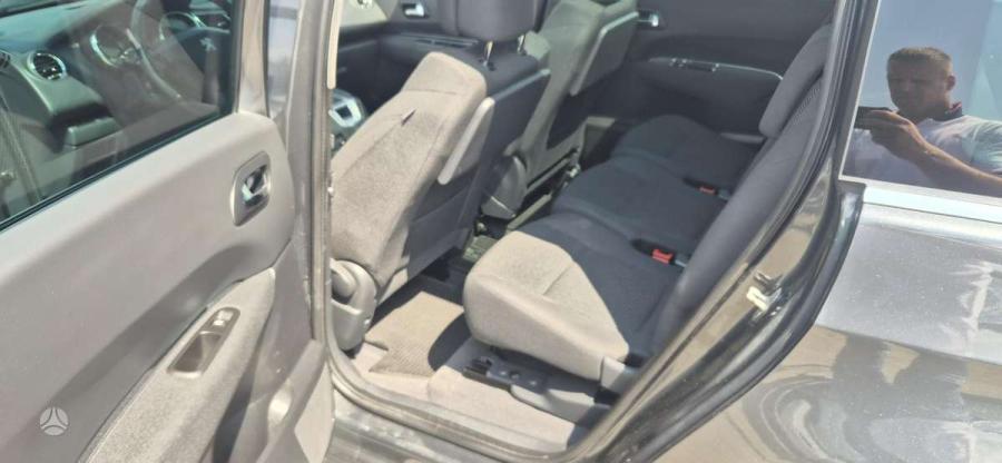 Zaļš Peugeot 5008 2015 Marijampole, ar dzinēja tilpumu 1.56 L un nobraukumu 177 tūkst. km par 5300 €, foto 14 vietnē AUTOMOTO.COM.LV