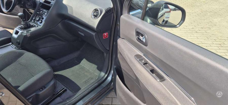 Zaļš Peugeot 5008 2015 Marijampole, ar dzinēja tilpumu 1.56 L un nobraukumu 177 tūkst. km par 5300 €, foto 17 vietnē AUTOMOTO.COM.LV