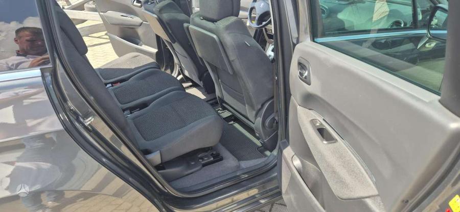 Zaļš Peugeot 5008 2015 Marijampole, ar dzinēja tilpumu 1.56 L un nobraukumu 177 tūkst. km par 5300 €, foto 18 vietnē AUTOMOTO.COM.LV