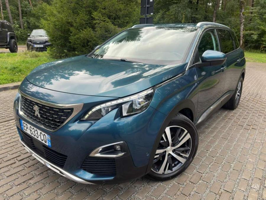 Green Peugeot 5008 2017 in Vilnius, with an engine capacity of 1.56 L and mileage of 340 thousand km for 10650 €, photo 3 on AUTOMOTO.COM.LV