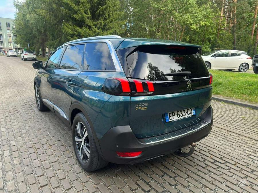 Green Peugeot 5008 2017 in Vilnius, with an engine capacity of 1.56 L and mileage of 340 thousand km for 10650 €, photo 5 on AUTOMOTO.COM.LV