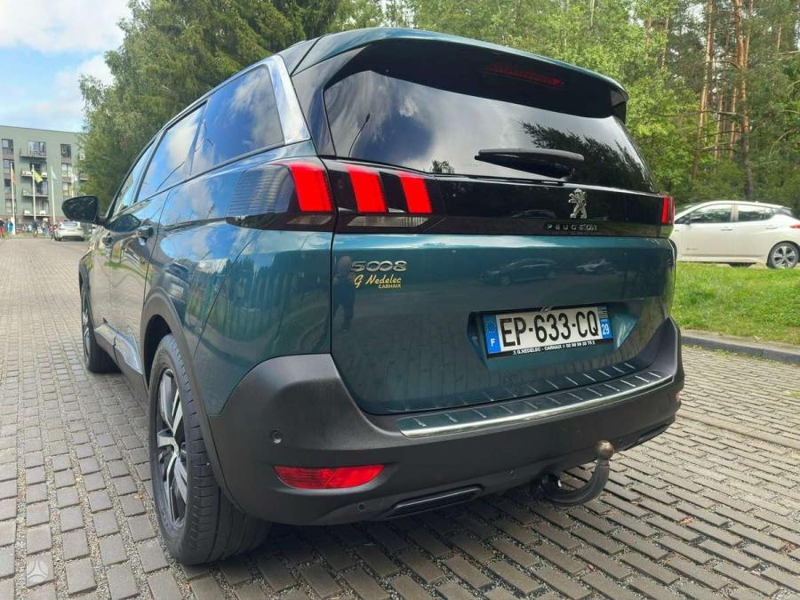 Green Peugeot 5008 2017 in Vilnius, with an engine capacity of 1.56 L and mileage of 340 thousand km for 10650 €, photo 6 on AUTOMOTO.COM.LV