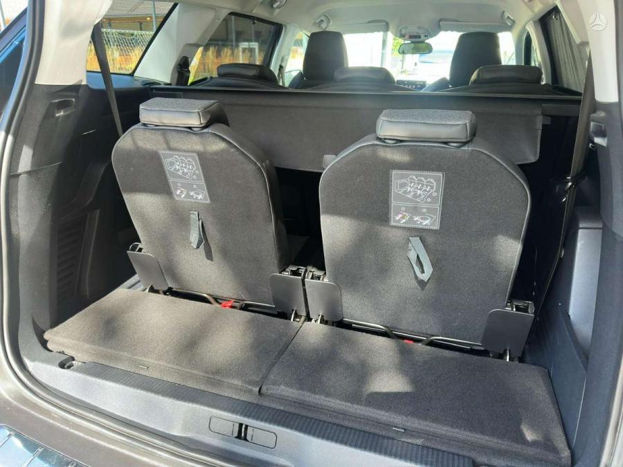 Green Peugeot 5008 2017 in Vilnius, with an engine capacity of 1.56 L and mileage of 340 thousand km for 10650 €, photo 36 on AUTOMOTO.COM.LV