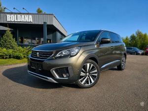 Green Peugeot 5008 2017 in Pakruojis, with an engine capacity of 1.20 L and mileage of 162 thousand km for 8600 €, photo  on AUTOMOTO.COM.LV