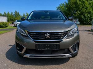 Green Peugeot 5008 2017 in Pakruojis, with an engine capacity of 1.20 L and mileage of 162 thousand km for 8600 €, photo 5 on AUTOMOTO.COM.LV