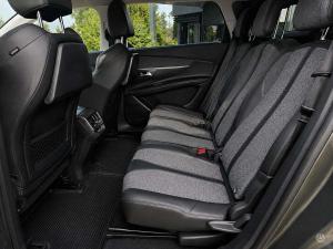 Green Peugeot 5008 2017 in Pakruojis, with an engine capacity of 1.20 L and mileage of 162 thousand km for 8600 €, photo 8 on AUTOMOTO.COM.LV